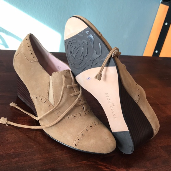 Taryn Rose | Shoes | Taryn Rose Brown Laceup 85m Brogue Wedges Oxfords ...